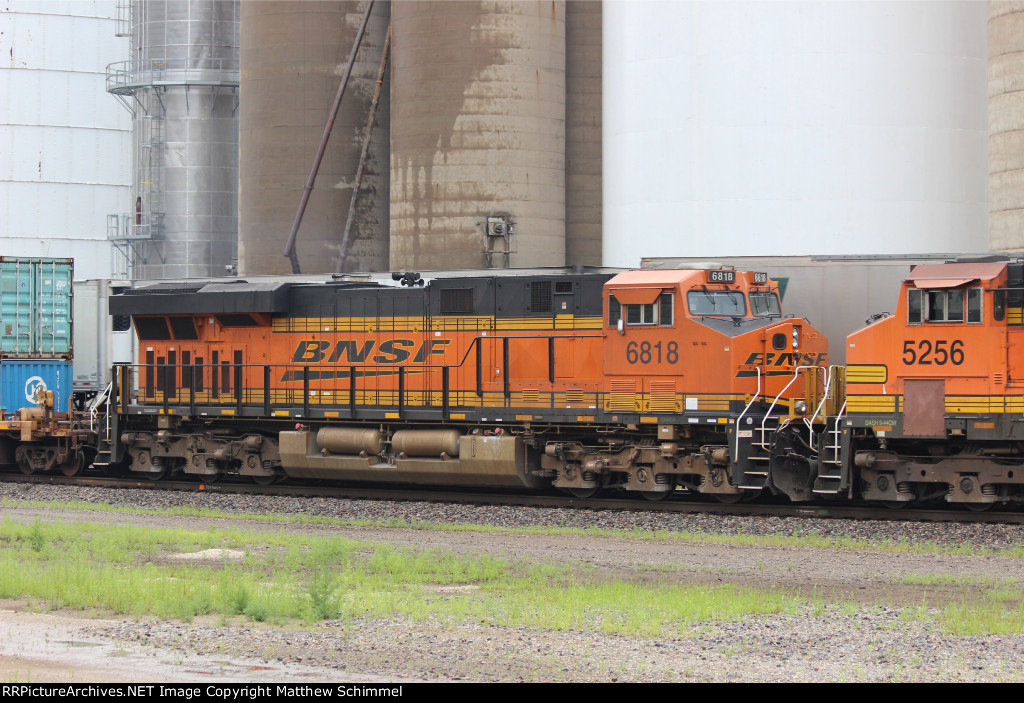 BNSF 6818